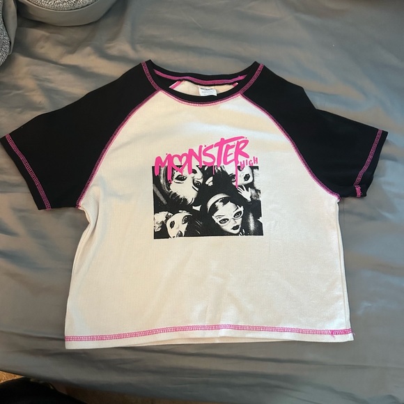 monster high | Tops | Monster High Cropped Tshirt Black And White ...
